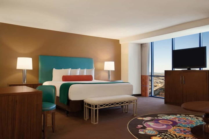 2 Connecting Hotel Suites - 4 Beds - Las Vegas