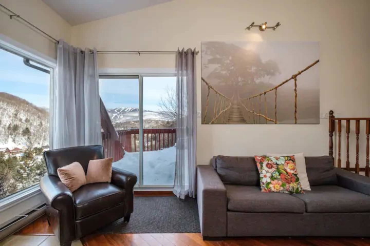 Cozy Mont Tremblant Loft, 2 Bedroom, Sleeps 6 - Mont-Tremblant