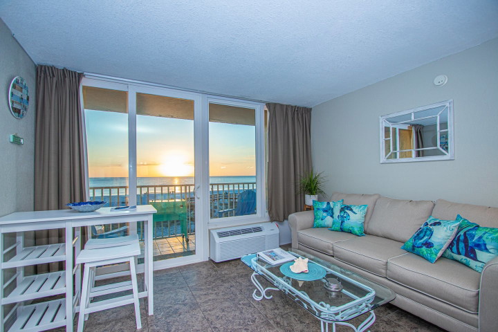 Treasure Island Condo | Gulf Views & Heated Pool - Gulfport, FL