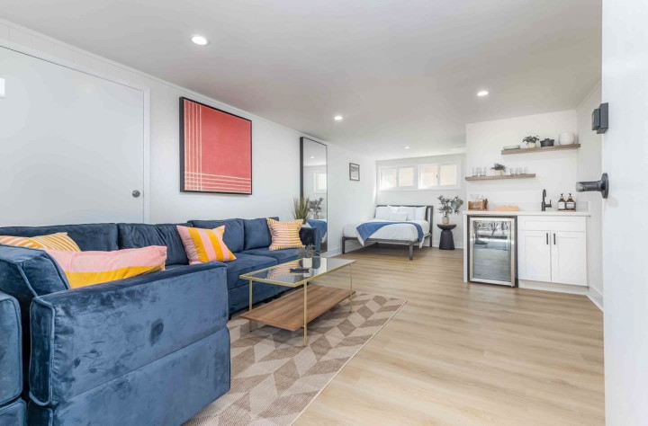 Prime Location Steps To Beach/pier Heart Of Mb - Manhattan Beach, CA
