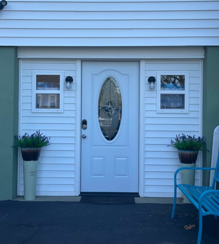Charming Studio W/ Private Entrance & Free Parking - New Haven