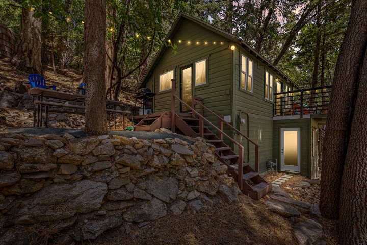 Enchanted Cabin With Treehouse Vibes Near Lakes - Lake Arrowhead, CA