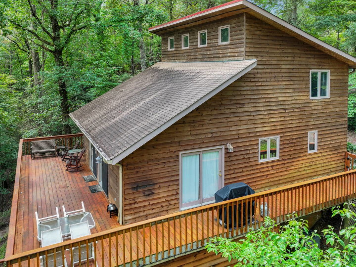 Azure Springs- Secluded Mountain Retreat - Dahlonega, GA