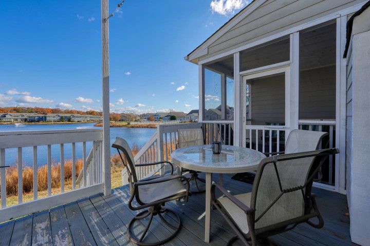 Spacious 4 Bedroom Coastal Retreat W/ Waterview - Lewes, DE