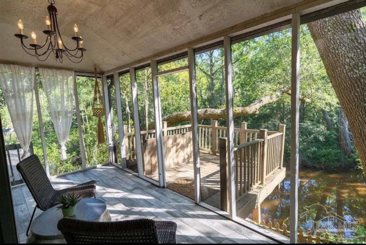 *Tree House* On The Creek- Midtown Pensacola! - Pensacola, FL