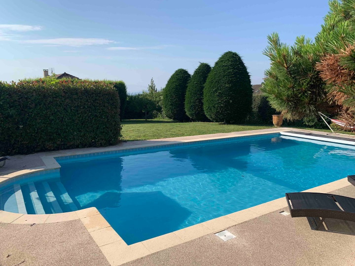 5 Bed Villa + Studio W/ View & Beautiful Pool - Divonne-les-Bains