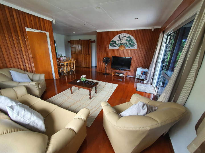 Loverly 3 Bedroom Rental Pool Outdoor Area - 