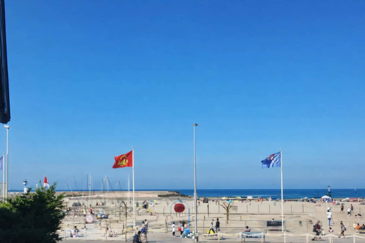 1st House On The Beach Sea View · Trouville Casino - Trouville-sur-Mer