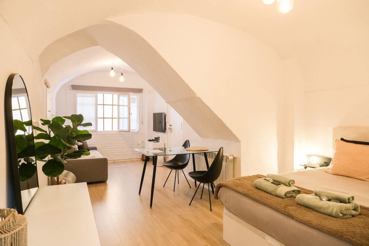Casa Besalú - Estudio En El Centro Del Pueblo - Besalú