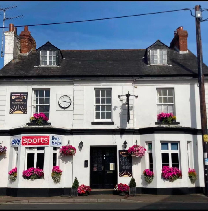 Room 2. King Size Bed At The Rising Sun Pub - Sidmouth