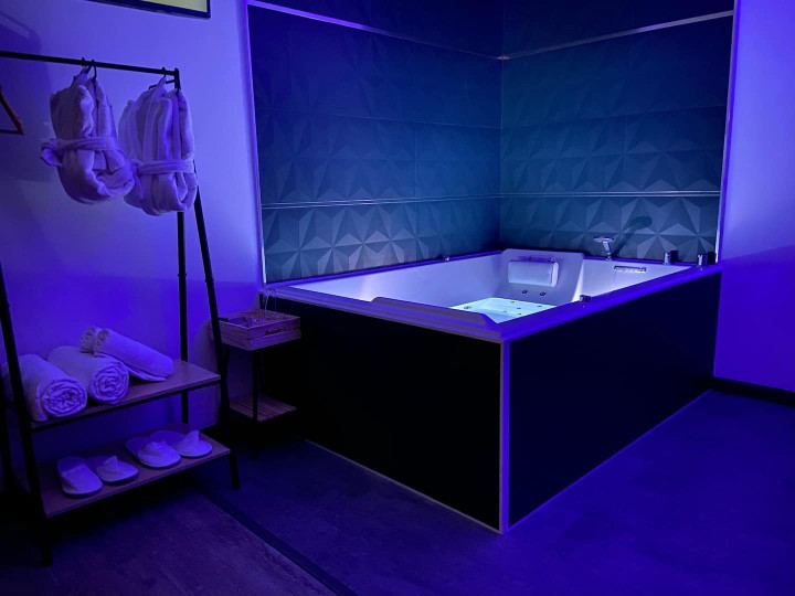 Privilège Spa, Jacuzzi & Sauna - Arc-sur-Tille