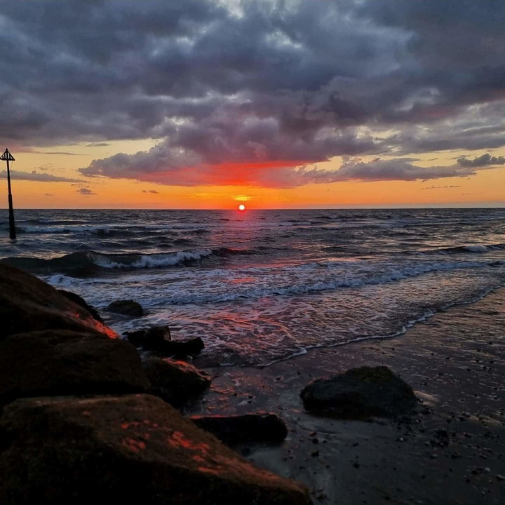 Idyllic, Luxurious Seaside Flat For 4. - Borth