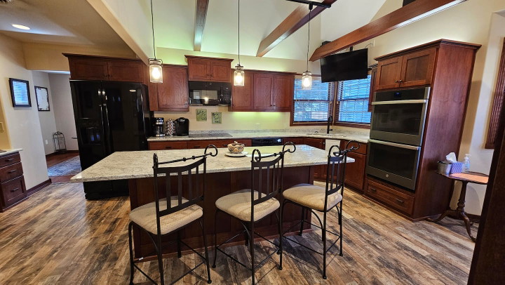 Modern Craftsman W/new Hottub On Historic 8th St. - Fargo, ND