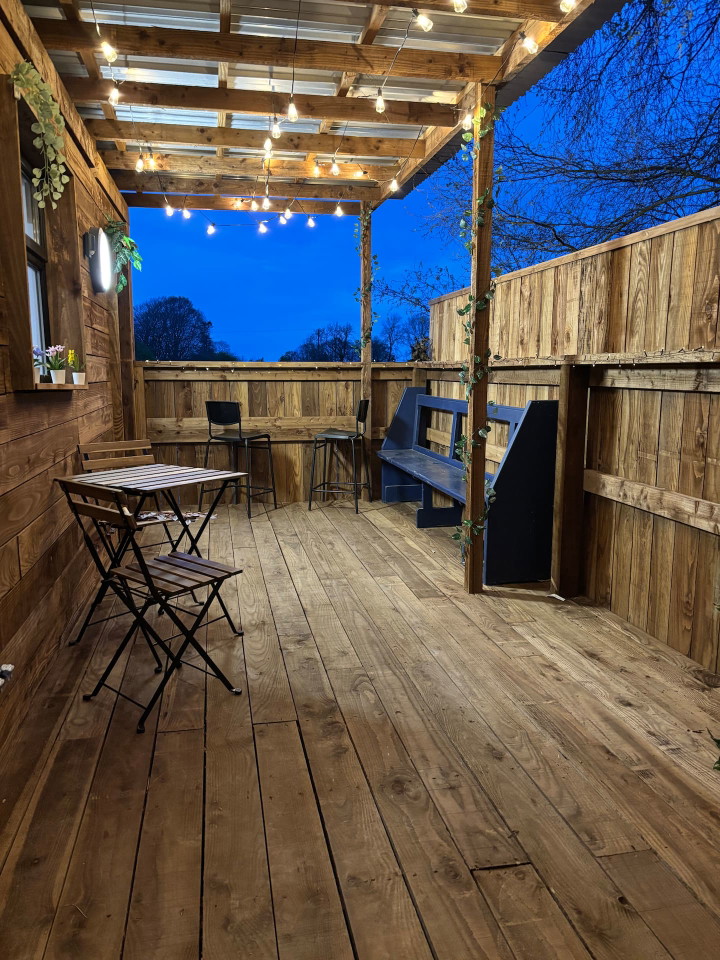 Rustic Charm Cabin - Naas