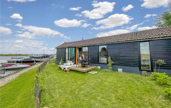 Awesome (Sta)caravan In Lauwerzijl With Wifi - Pays-Bas