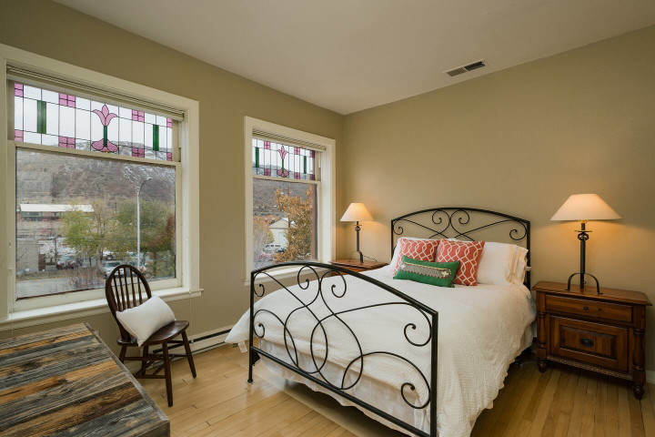 Historic Jarvis Condo W Balcony - Downtown Durango - Durango, CO