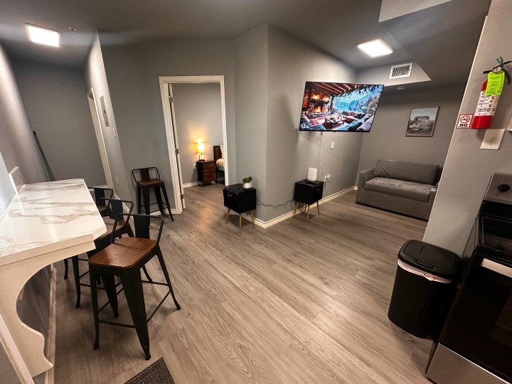 Modern 2br | Center Of Brownsville Near Worksites - Brownsville