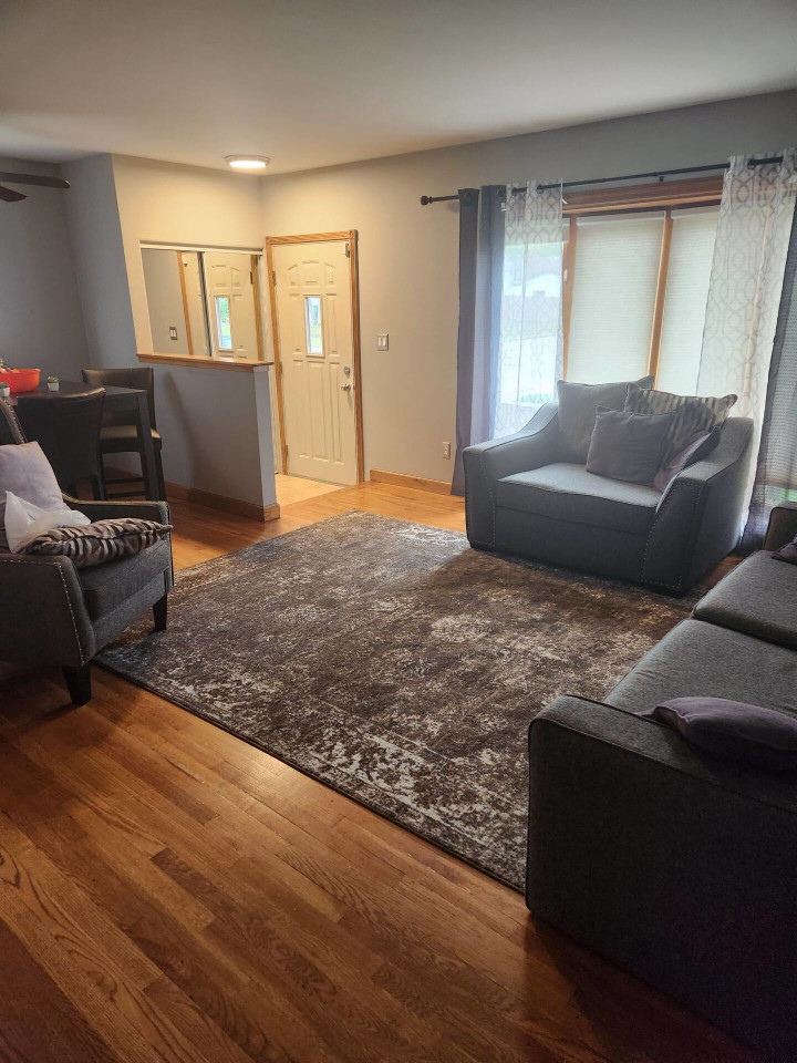 Spacious Cozy Home 15 Min From Dtw - Dearborn, MI