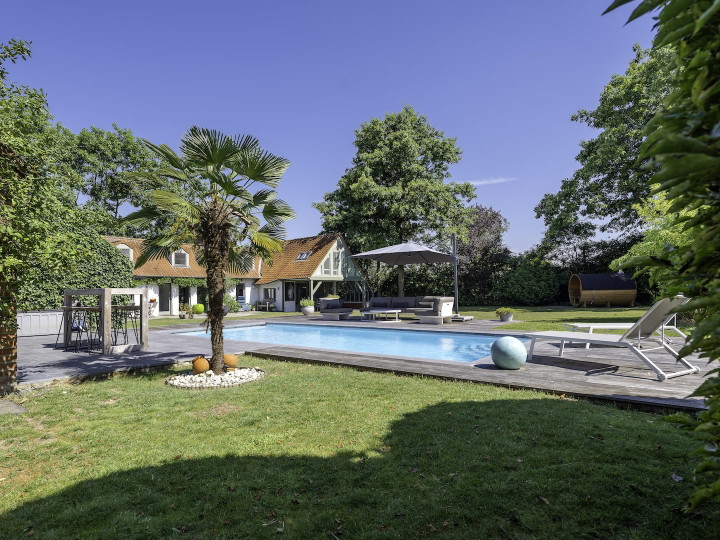 Une Charmante Maison De Vacances Avec Piscine. - Courtrai
