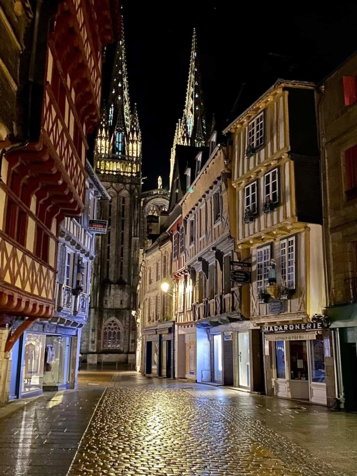 Aqr-a Stone's Throw From Quimper Cathedral - Quimper