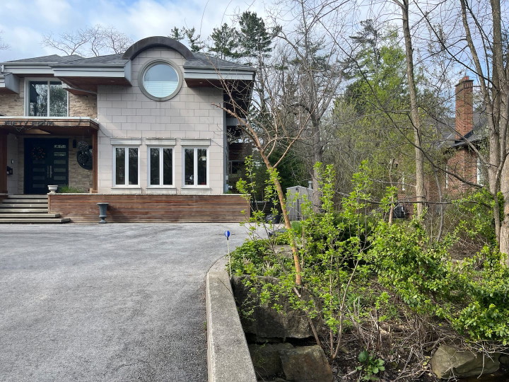 Private Room Near Appleby College - Oakville
