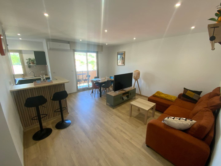T2 42m² Climatisé + Place Box Fermé- Centre Ville - Vence