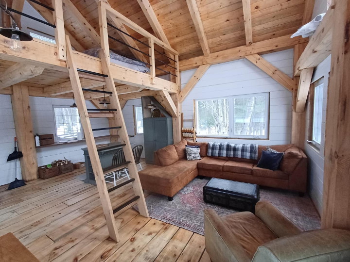 Timber Frame Cabin In The Woods - Pembroke