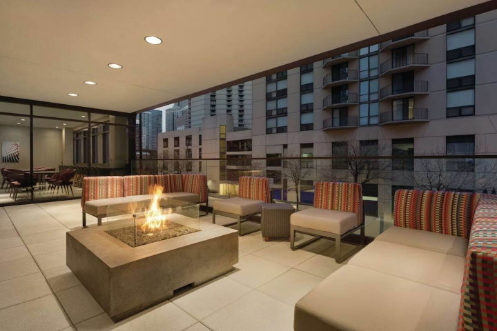 Queen Studio W/ Kitchen Close To Navy Pier - Chicago, IL