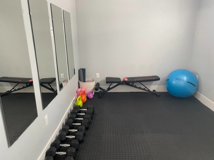 Private Basement Suite With Home Gym - Fort McMurray