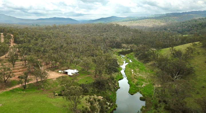 Remote Cabin On The Maclaughlin River - Gippsland