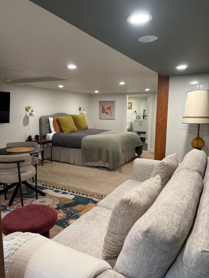 Luxe Lair - Victoria