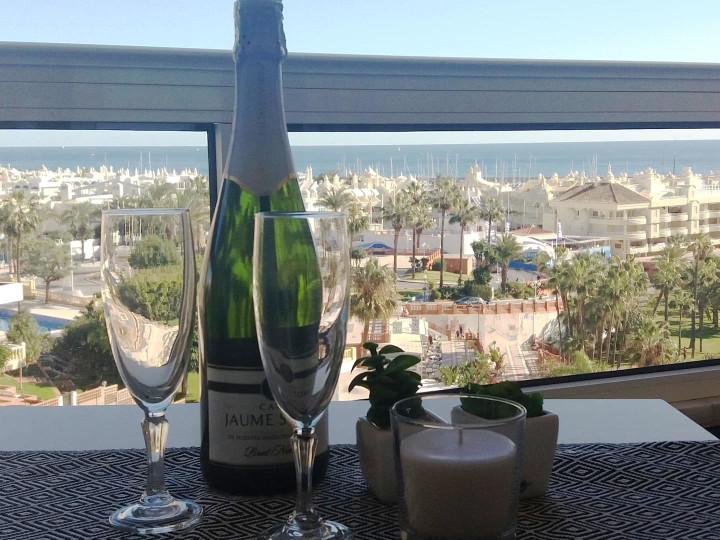Beach-front Apartment In The Costa Del Sol Wifi. - Benalmádena