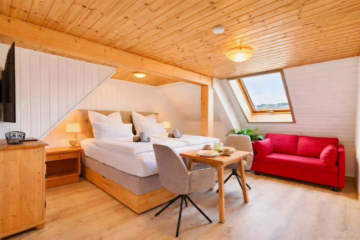 Reesl: Studio For 2 | Box Spring Bed | Pure Nature - Friburgo, Alemania