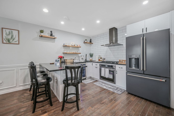 Luxury East Meadow 1st Fl Apt - Freeport, NY