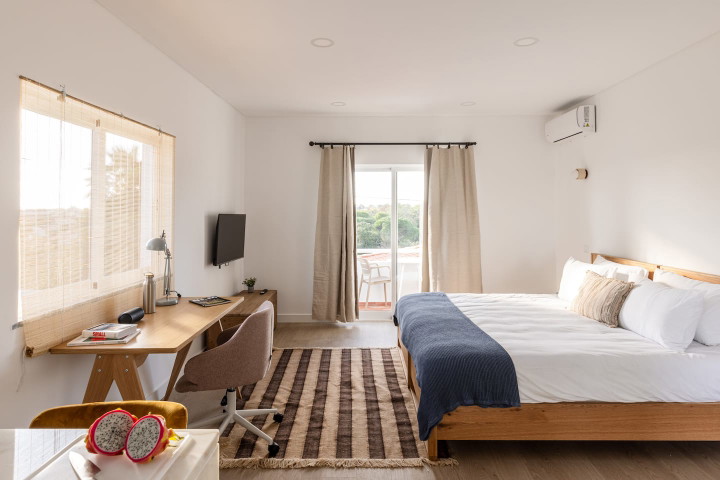 Studio W/ Sunny Balcony, Workspace, Pool & Garden - Vilamoura