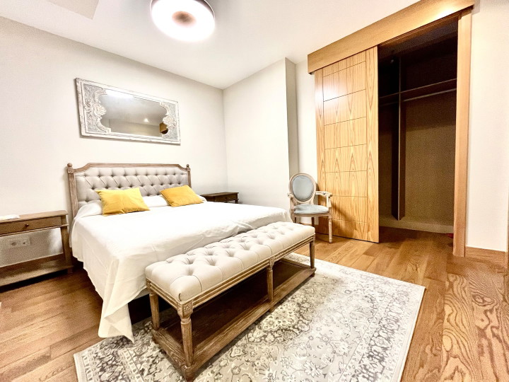 A Spacious And Centrally Located Apartment In Front Of Teatro Arriaga. - Llodio