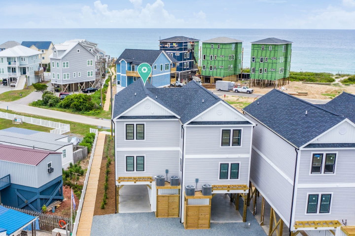 The Beach Barkers- 4br 4ba - Direct Water Access - Surf City, NC