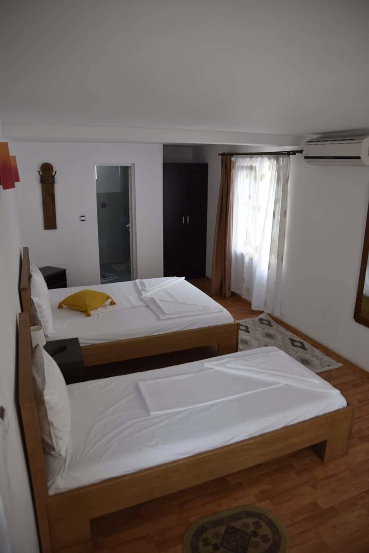 Camera Tripla - Sulina