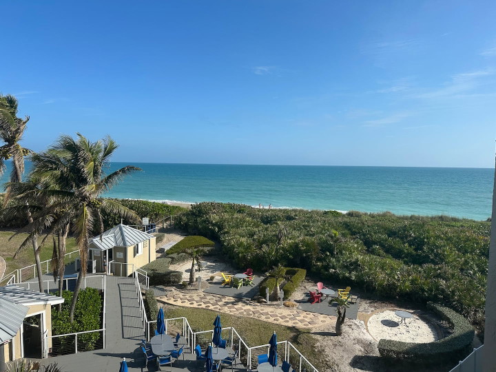Oceanfront Dog Friendly Beach! Pickleball, Pool - Hobe Sound, FL