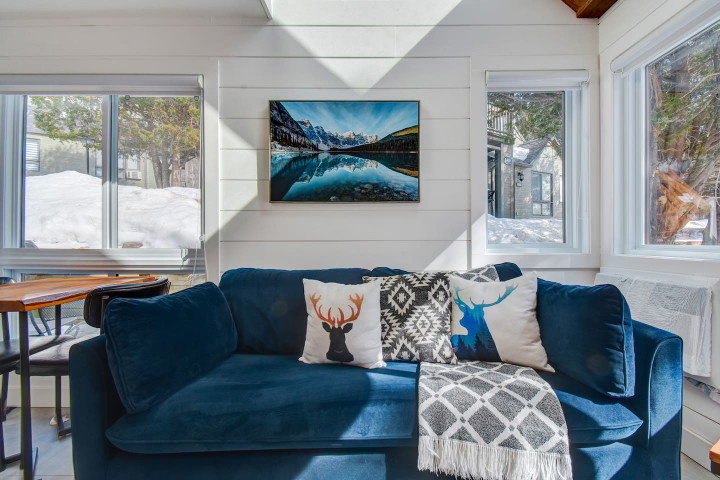 Modern Cottage In The Tremblant Ski Village - Mont-Tremblant