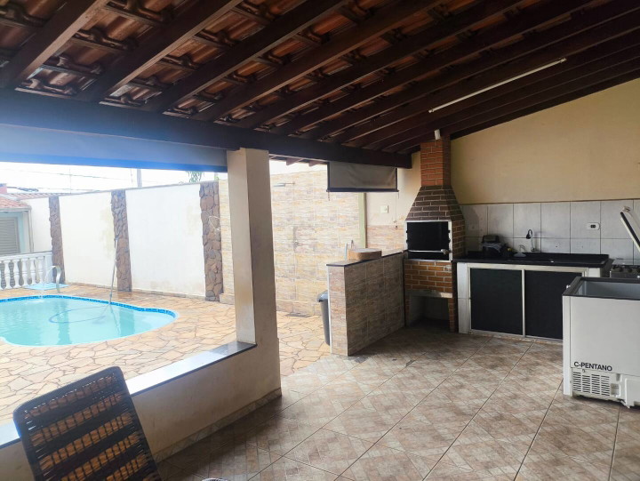 Sobrado Com áRea De Lazer óTima Localização. - Araras