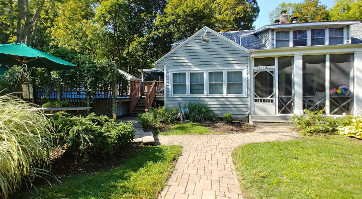 Cozy Cottage Steps To Beach, Pool, Hot Tub & More - New Buffalo, MI