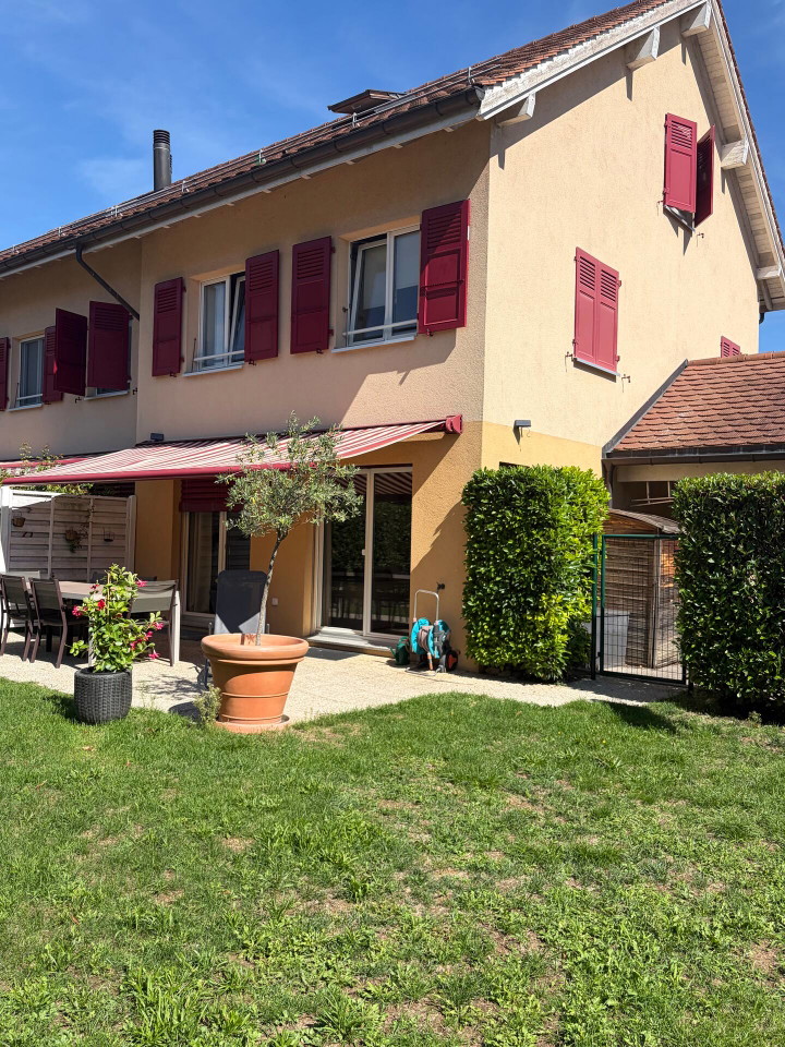 Maison Jumelle Idéale Pour Famille - Gex