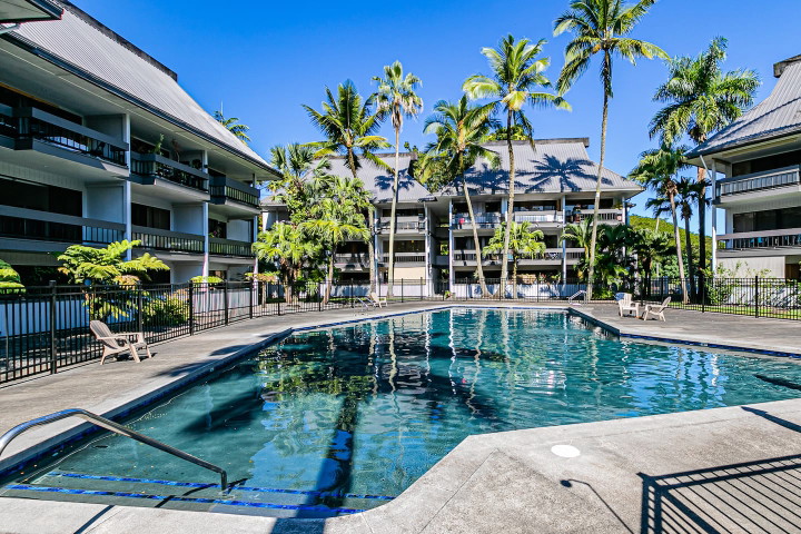 Hilo Studio With Pool And Balcony In Waiakea Villa - Hilo, HI