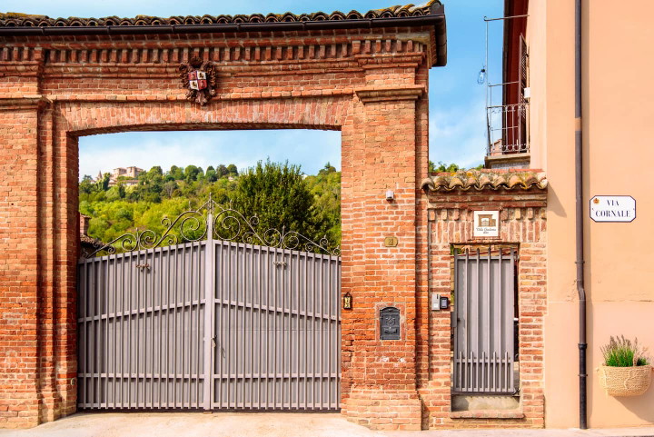 Villa Elegante With A View Of The Langhe-roero - Near Alba - Alba
