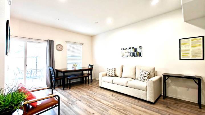 Stay Near Magic! 3-bed Condo Just A 2-min Drive From Downtown Disney - Anaheim