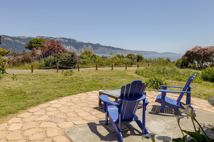 Surfers Perch, Rustic Cabin Overlooking The Ocean - Stinson Beach, CA