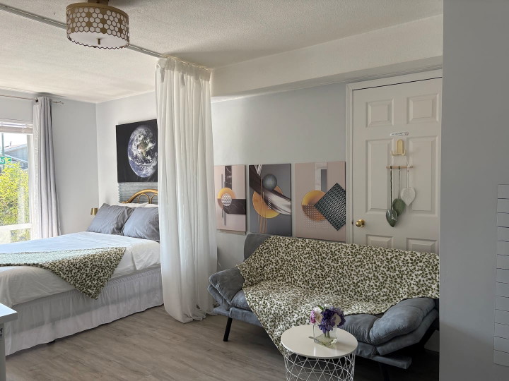 Private Suite | Separate Entrance & Ensuite Bath - Coquitlam