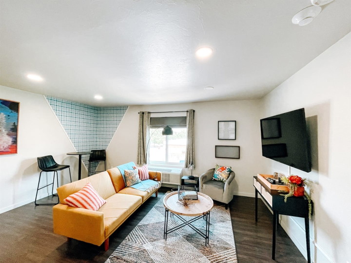 Suite #23 Modern One Bedroom In Midtown, Okc! - Oklahoma City, OK