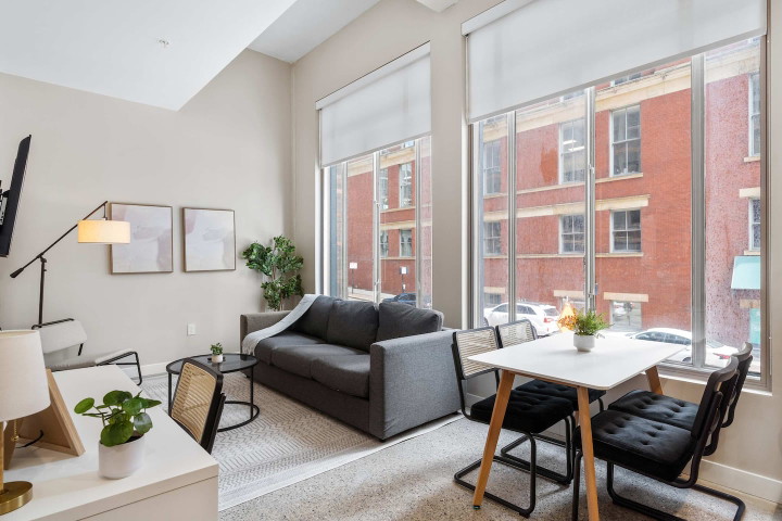 Spacious 2br | Textile By Cozysuites - Covington, KY